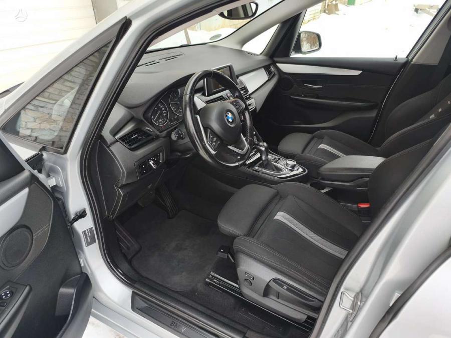 Pelēks BMW 218 Active Tourer 2017 Kelmė, ar dzinēja tilpumu 2.00 L un nobraukumu 219 tūkst. km par 8600 €, foto 9 vietnē AUTOMOTO.COM.LV