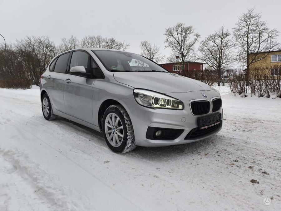 Grey BMW 218 Active Tourer 2017 in Kelme, with an engine capacity of 2.00 L and mileage of 218 thousand km for 7950 €, photo 1 on AUTOMOTO.COM.LV