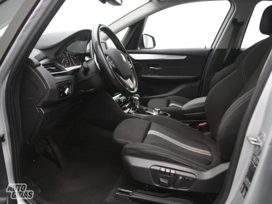 Grey BMW 218 Active Tourer 2014 in Vilnius, with an engine capacity of 2.00 L and mileage of 165 thousand km for 9699 €, photo 5 on AUTOMOTO.COM.LV