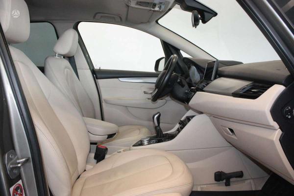Grey BMW 218 Active Tourer 2014 in Kaunas, with an engine capacity of 1.50 L and mileage of 238 thousand km for 6900 €, photo 6 on AUTOMOTO.COM.LV