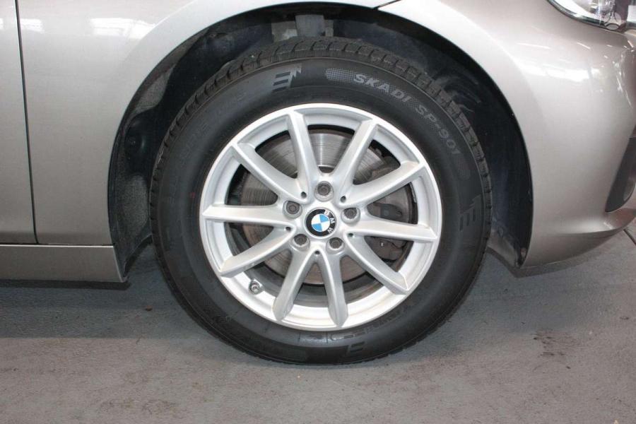 Pelēks BMW 218 Active Tourer 2014 Kauņa, ar dzinēja tilpumu 1.50 L un nobraukumu 238 tūkst. km par 6900 €, foto 16 vietnē AUTOMOTO.COM.LV