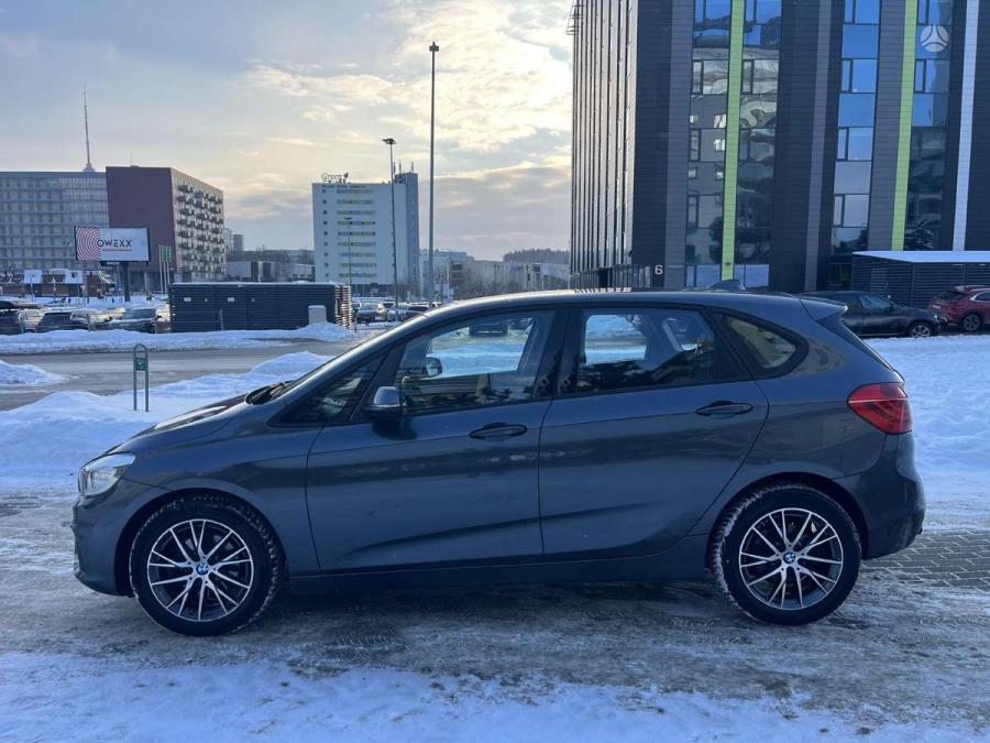 Pelēks BMW 218 Active Tourer 2015 Viļņa, ar dzinēja tilpumu 1.50 L un nobraukumu 188 tūkst. km par 10250 €, foto 8 vietnē AUTOMOTO.COM.LV