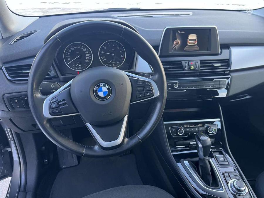 Pelēks BMW 218 Active Tourer 2015 Viļņa, ar dzinēja tilpumu 1.50 L un nobraukumu 188 tūkst. km par 10250 €, foto 25 vietnē AUTOMOTO.COM.LV