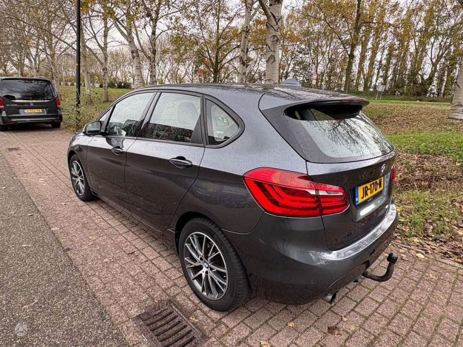 Pelēks BMW 218 Active Tourer 2015 Viļņa, ar dzinēja tilpumu 1.50 L un nobraukumu 188 tūkst. km par 10250 €, foto 36 vietnē AUTOMOTO.COM.LV