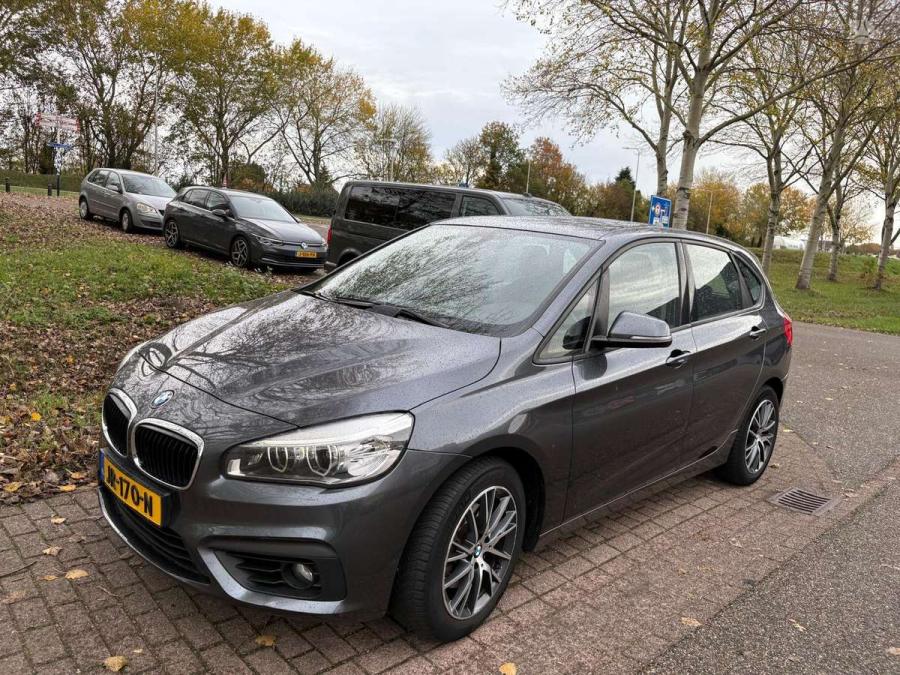 Pelēks BMW 218 Active Tourer 2015 Viļņa, ar dzinēja tilpumu 1.50 L un nobraukumu 188 tūkst. km par 10250 €, foto 37 vietnē AUTOMOTO.COM.LV