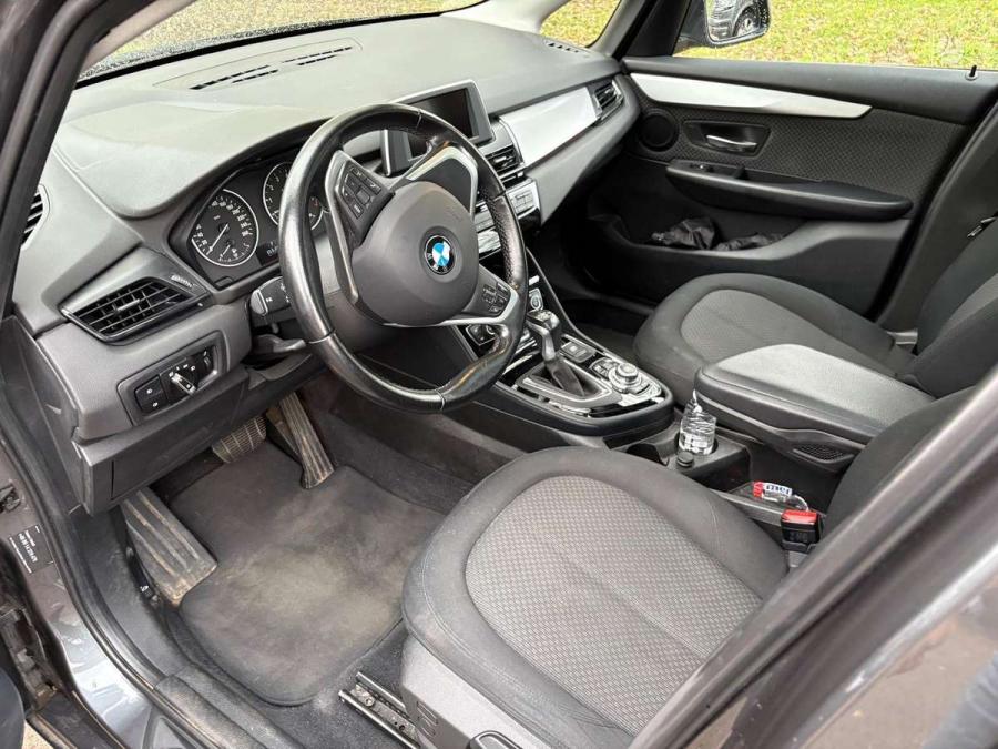 Pelēks BMW 218 Active Tourer 2015 Viļņa, ar dzinēja tilpumu 1.50 L un nobraukumu 188 tūkst. km par 10250 €, foto 39 vietnē AUTOMOTO.COM.LV