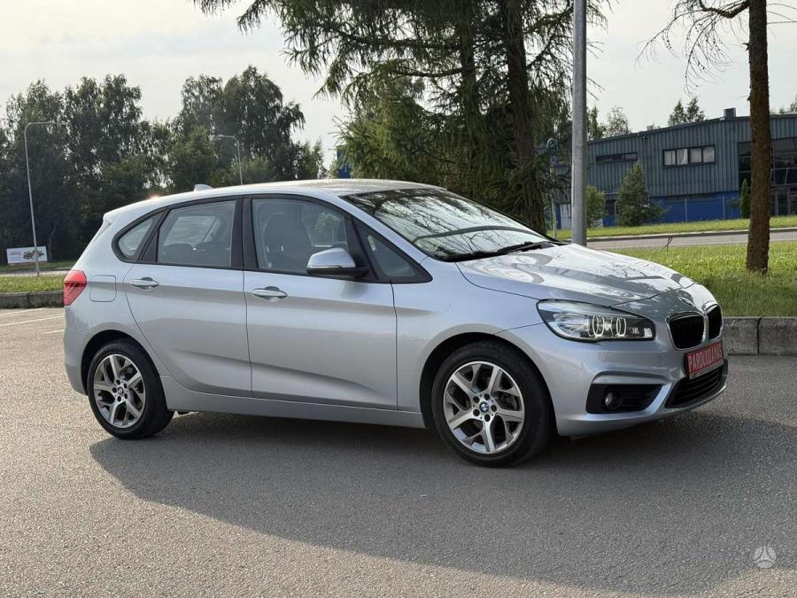 Pelēks BMW 218 Active Tourer 2015 Panevēža, ar dzinēja tilpumu 2.00 L un nobraukumu 169 tūkst. km par 8900 €, foto 1 vietnē AUTOMOTO.COM.LV