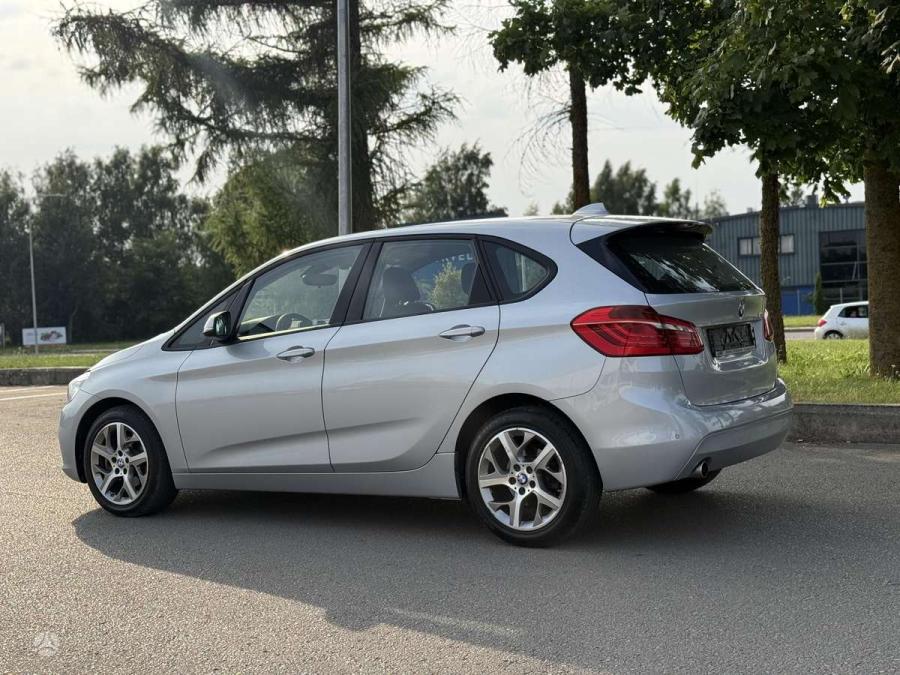 Pelēks BMW 218 Active Tourer 2015 Panevēža, ar dzinēja tilpumu 2.00 L un nobraukumu 169 tūkst. km par 8900 €, foto 13 vietnē AUTOMOTO.COM.LV
