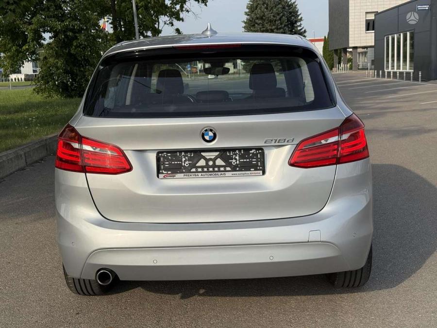 Pelēks BMW 218 Active Tourer 2015 Panevēža, ar dzinēja tilpumu 2.00 L un nobraukumu 169 tūkst. km par 8900 €, foto 17 vietnē AUTOMOTO.COM.LV