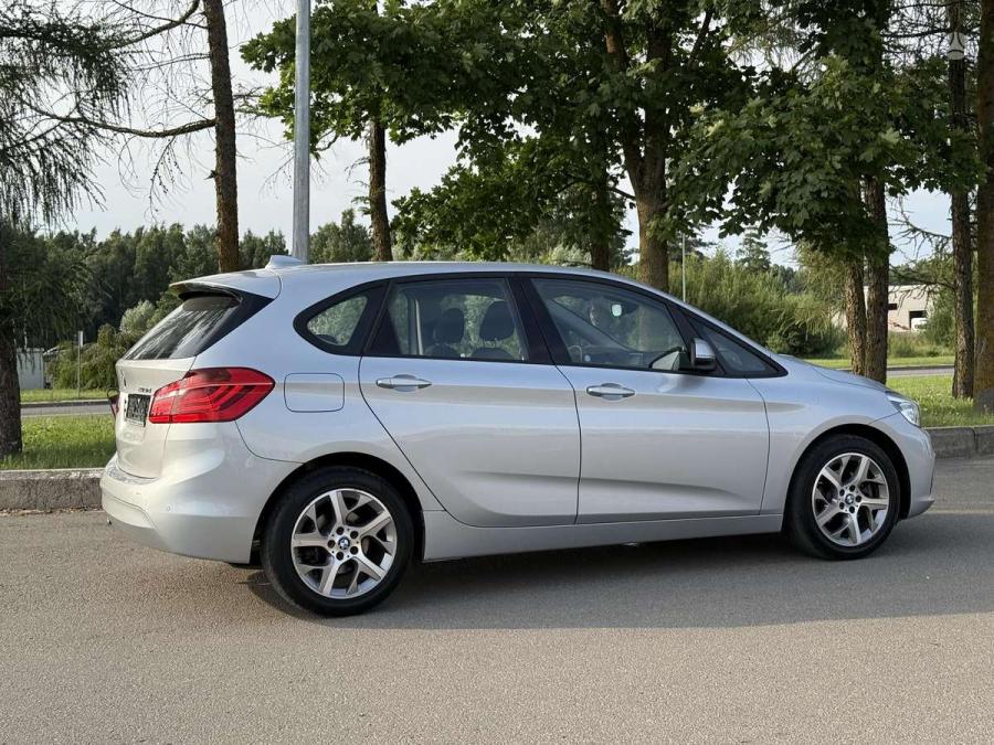 Pelēks BMW 218 Active Tourer 2015 Panevēža, ar dzinēja tilpumu 2.00 L un nobraukumu 169 tūkst. km par 8900 €, foto 23 vietnē AUTOMOTO.COM.LV