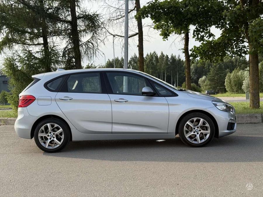 Pelēks BMW 218 Active Tourer 2015 Panevēža, ar dzinēja tilpumu 2.00 L un nobraukumu 169 tūkst. km par 8900 €, foto 25 vietnē AUTOMOTO.COM.LV