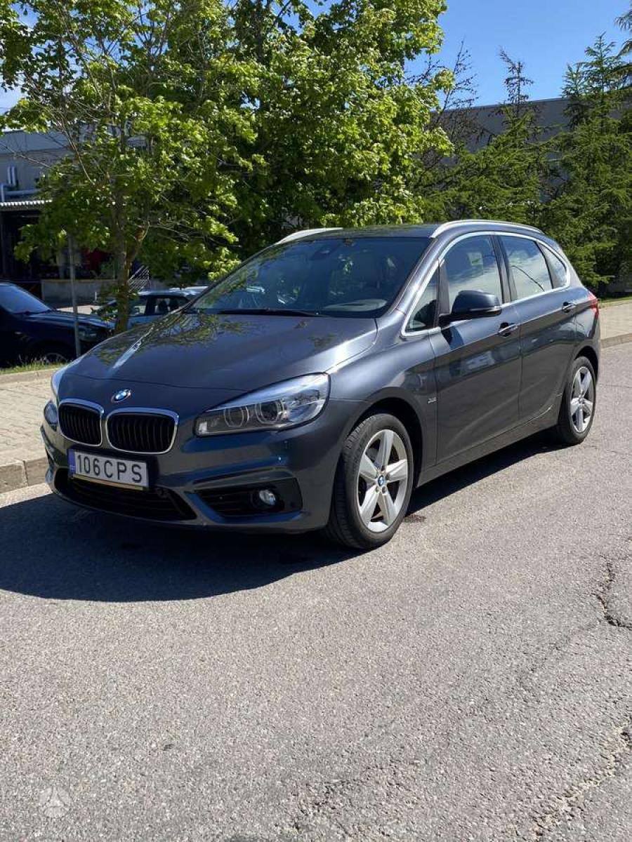 Pelēks BMW 218 Active Tourer 2016 Viļņa, ar dzinēja tilpumu 2.00 L un nobraukumu 210 tūkst. km par 10450 €, foto 1 vietnē AUTOMOTO.COM.LV
