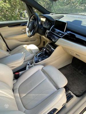 Pelēks BMW 218 Active Tourer 2016 Viļņa, ar dzinēja tilpumu 2.00 L un nobraukumu 210 tūkst. km par 10450 €, foto 3 vietnē AUTOMOTO.COM.LV
