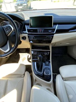 Pelēks BMW 218 Active Tourer 2016 Viļņa, ar dzinēja tilpumu 2.00 L un nobraukumu 210 tūkst. km par 10450 €, foto 4 vietnē AUTOMOTO.COM.LV