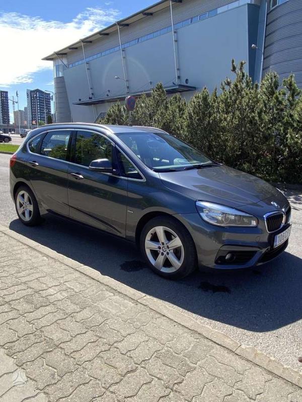 Grey BMW 218 Active Tourer 2016 in Vilnius, with an engine capacity of 2.00 L and mileage of 210 thousand km for 10450 €, photo 4 on AUTOMOTO.COM.LV