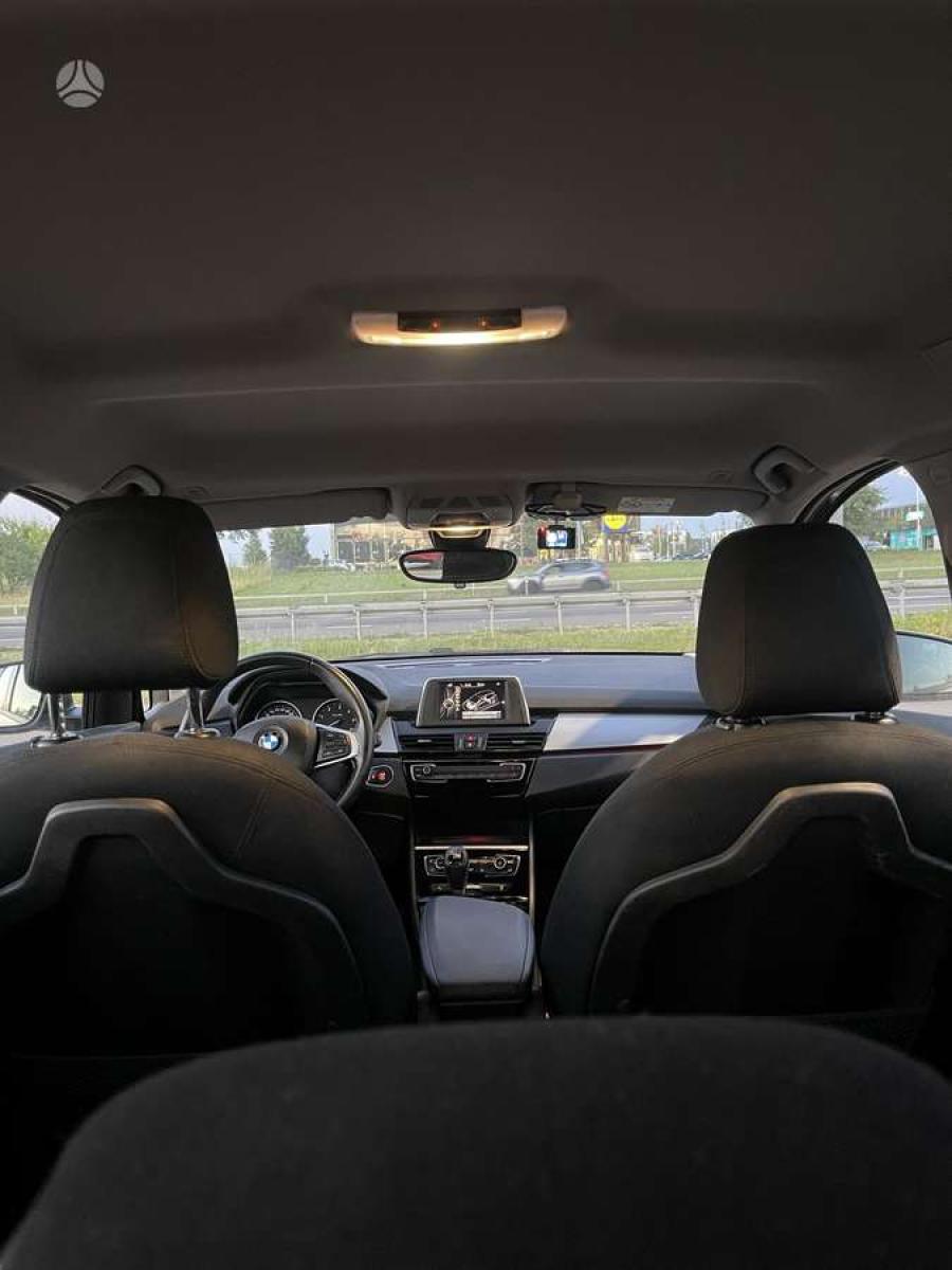 Pelēks BMW 218 Active Tourer 2016 Viļņa, ar dzinēja tilpumu 2.00 L un nobraukumu 171 tūkst. km par 9900 €, foto 7 vietnē AUTOMOTO.COM.LV