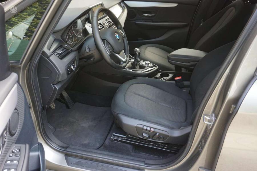 Pelēks BMW 218 Active Tourer 2016 Viļņa, ar dzinēja tilpumu 2.00 L un nobraukumu 171 tūkst. km par 9900 €, foto 9 vietnē AUTOMOTO.COM.LV