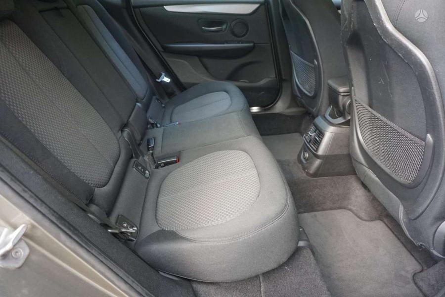 Pelēks BMW 218 Active Tourer 2016 Viļņa, ar dzinēja tilpumu 2.00 L un nobraukumu 171 tūkst. km par 9900 €, foto 10 vietnē AUTOMOTO.COM.LV