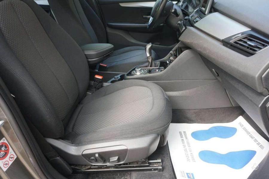 Pelēks BMW 218 Active Tourer 2016 Viļņa, ar dzinēja tilpumu 2.00 L un nobraukumu 171 tūkst. km par 9900 €, foto 15 vietnē AUTOMOTO.COM.LV