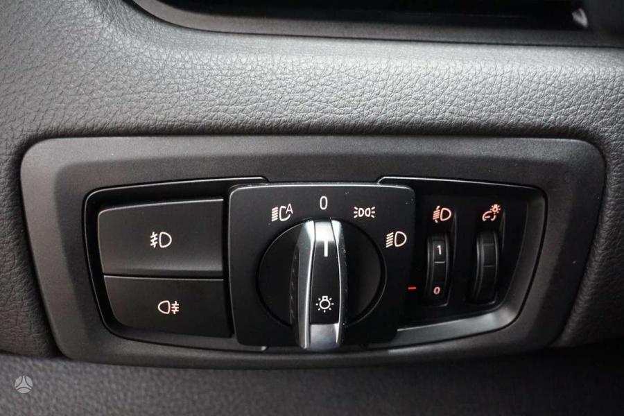 Pelēks BMW 218 Active Tourer 2016 Viļņa, ar dzinēja tilpumu 2.00 L un nobraukumu 171 tūkst. km par 9900 €, foto 17 vietnē AUTOMOTO.COM.LV