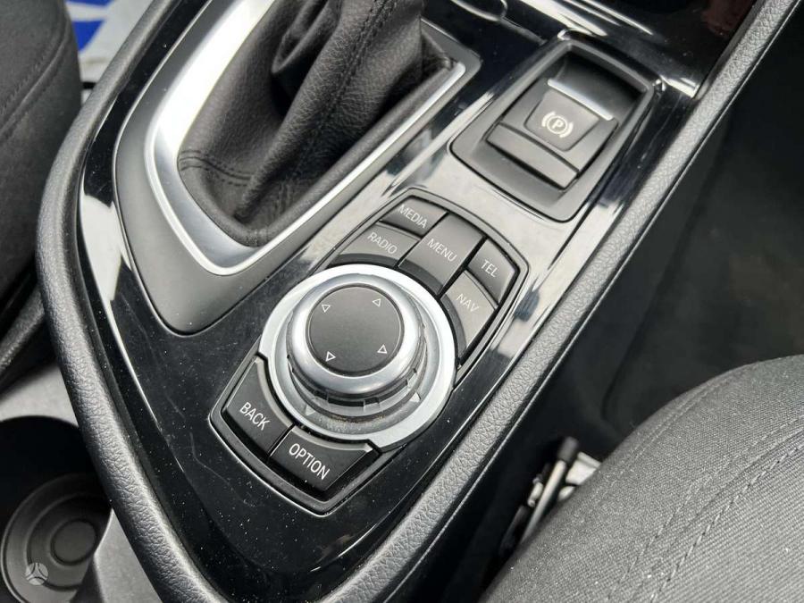 Pelēks BMW 218 Active Tourer 2016 Šauļi, ar dzinēja tilpumu 2.00 L un nobraukumu 218 tūkst. km par 7900 €, foto 21 vietnē AUTOMOTO.COM.LV
