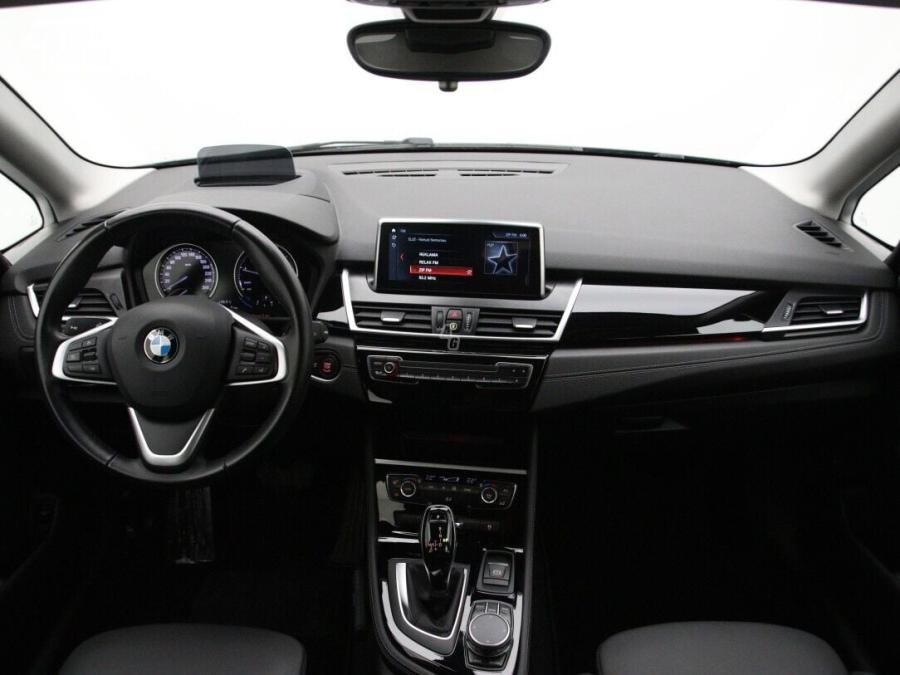Grey BMW 218 Active Tourer 2019 in Vilnius, with an engine capacity of 1.50 L and mileage of 191 thousand km for 13399 €, photo 2 on AUTOMOTO.COM.LV