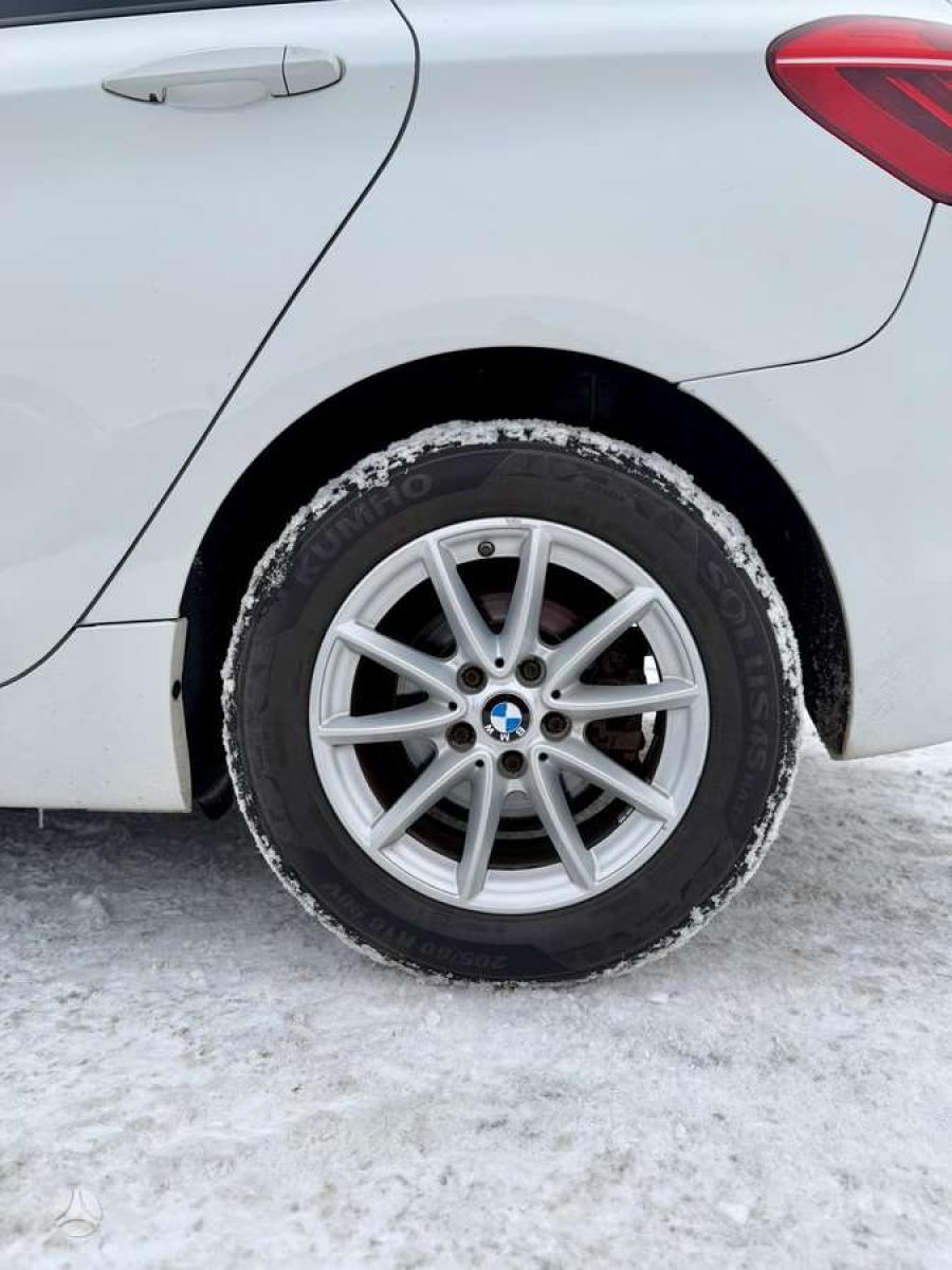 Balts BMW 218 Active Tourer 2015 Kauņa, ar dzinēja tilpumu 2.00 L un nobraukumu 192 tūkst. km par 8999 €, foto 13 vietnē AUTOMOTO.COM.LV