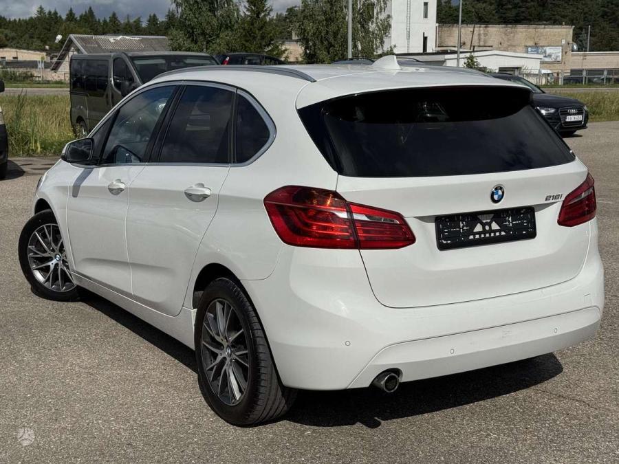 White BMW 218 Active Tourer 2016 in Utena, with an engine capacity of 1.50 L and mileage of 270 thousand km for 6250 €, photo 5 on AUTOMOTO.COM.LV