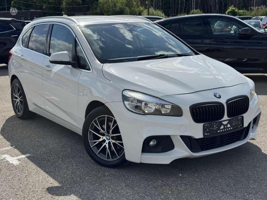 White BMW 218 Active Tourer 2016 in Utena, with an engine capacity of 1.50 L and mileage of 270 thousand km for 6250 €, photo 6 on AUTOMOTO.COM.LV