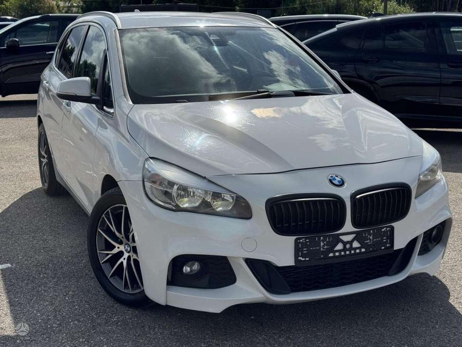 White BMW 218 Active Tourer 2016 in Utena, with an engine capacity of 1.50 L and mileage of 270 thousand km for 6250 €, photo 7 on AUTOMOTO.COM.LV
