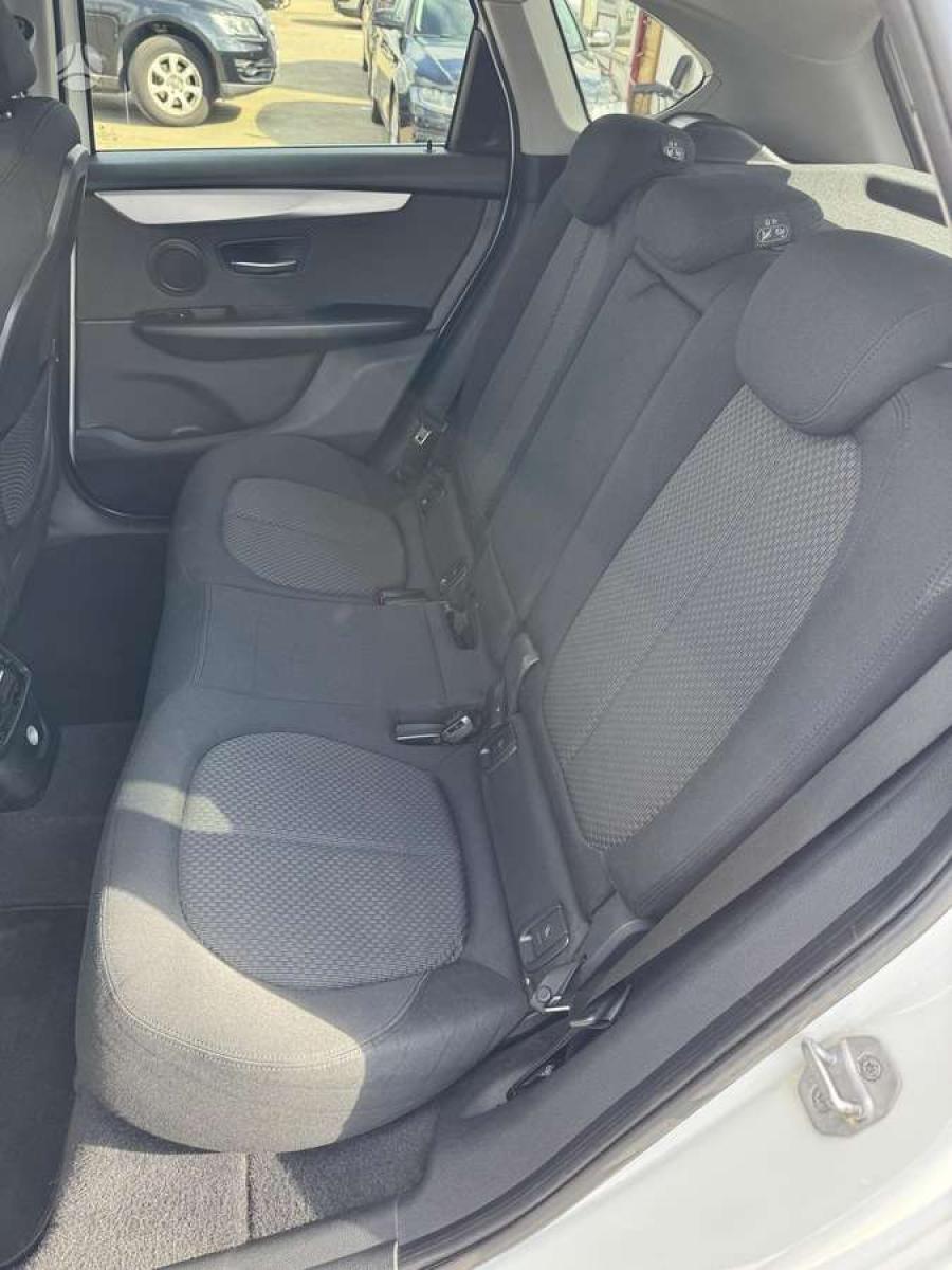 White BMW 218 Active Tourer 2016 in Utena, with an engine capacity of 1.50 L and mileage of 270 thousand km for 6250 €, photo 11 on AUTOMOTO.COM.LV