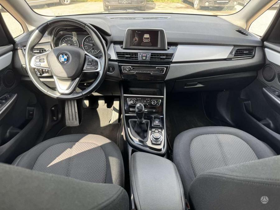 White BMW 218 Active Tourer 2016 in Utena, with an engine capacity of 1.50 L and mileage of 270 thousand km for 6250 €, photo 12 on AUTOMOTO.COM.LV