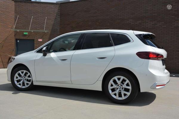 Balts BMW 218 Active Tourer 2024 Viļņa, ar dzinēja tilpumu 1.50 L un nobraukumu 78 tūkst. km par 20000 €, foto 8 vietnē AUTOMOTO.COM.LV