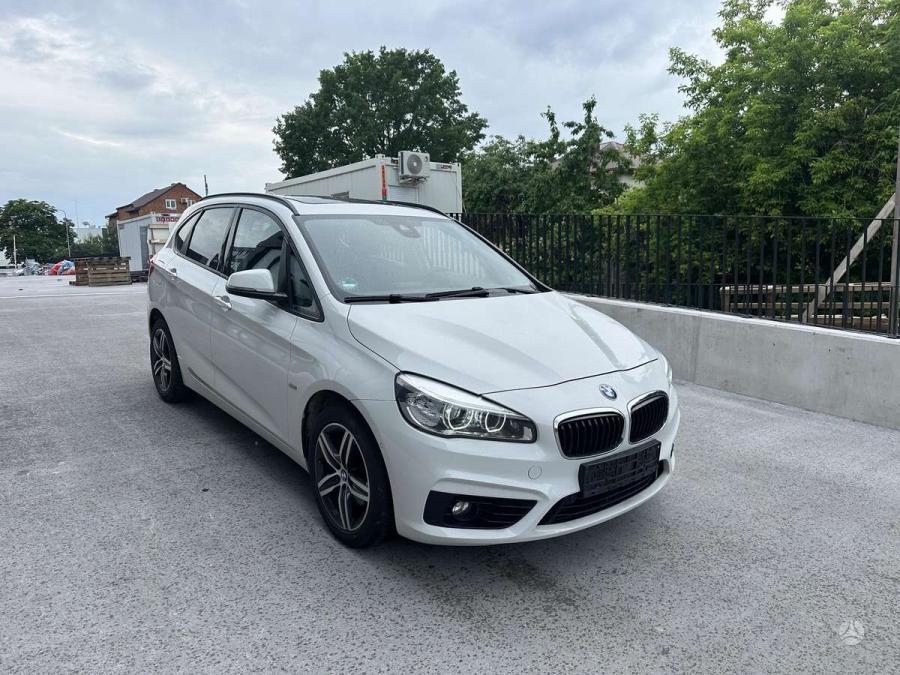 Белый БМВ 218 Active Tourer 2015 в Каунас, объемом двигателя 2.00 л и пробегом 128 тыс. км за 9980 €, фото 4 на AUTOMOTO.COM.LV