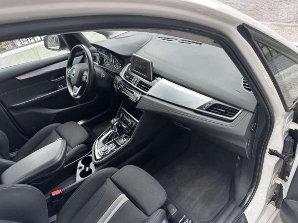 Balts BMW 218 Active Tourer 2015 Kauņa, ar dzinēja tilpumu 2.00 L un nobraukumu 128 tūkst. km par 9980 €, foto 9 vietnē AUTOMOTO.COM.LV