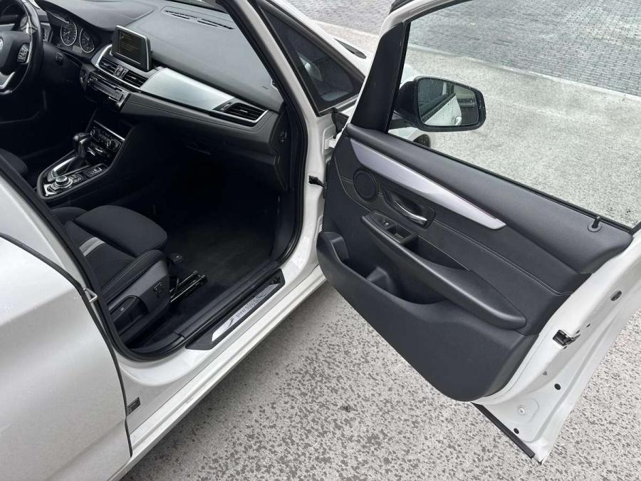 Белый БМВ 218 Active Tourer 2015 в Каунас, объемом двигателя 2.00 л и пробегом 128 тыс. км за 9980 €, фото 13 на AUTOMOTO.COM.LV