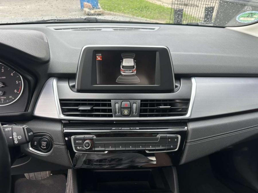 Белый БМВ 218 Active Tourer 2015 в Каунас, объемом двигателя 2.00 л и пробегом 128 тыс. км за 9980 €, фото 21 на AUTOMOTO.COM.LV