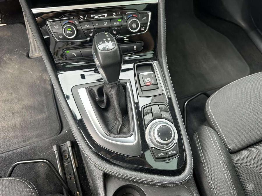 Белый БМВ 218 Active Tourer 2015 в Каунас, объемом двигателя 2.00 л и пробегом 128 тыс. км за 9980 €, фото 24 на AUTOMOTO.COM.LV