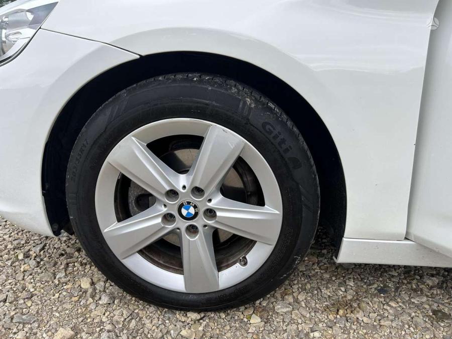 Balts BMW 218 Active Tourer 2015 Viļņa, ar dzinēja tilpumu 2.00 L un nobraukumu 268 tūkst. km par 7450 €, foto 9 vietnē AUTOMOTO.COM.LV
