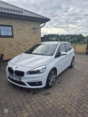 Белый БМВ 218 Active Tourer 2015 в Куршенай, объемом двигателя 2.00 л и пробегом 287 тыс. км за 7500 €, фото  на AUTOMOTO.COM.LV