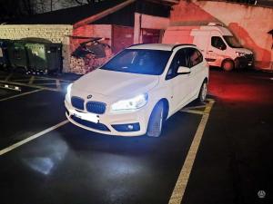 White BMW 218 Active Tourer 2016 in Vilnius, with an engine capacity of 2.00 L and mileage of 267 thousand km for 8950 €, photo  on AUTOMOTO.COM.LV