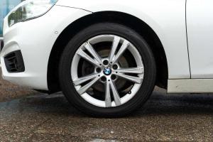 White BMW 218 Active Tourer 2016 in Vilnius, with an engine capacity of 2.00 L and mileage of 113 thousand km for 9999 €, photo 8 on AUTOMOTO.COM.LV