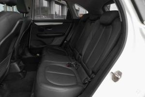 White BMW 218 Active Tourer 2016 in Vilnius, with an engine capacity of 2.00 L and mileage of 113 thousand km for 9999 €, photo 11 on AUTOMOTO.COM.LV