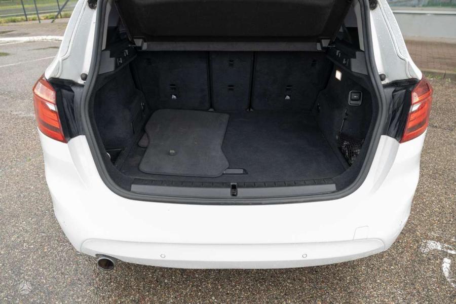 White BMW 218 Active Tourer 2016 in Vilnius, with an engine capacity of 2.00 L and mileage of 113 thousand km for 9999 €, photo 13 on AUTOMOTO.COM.LV