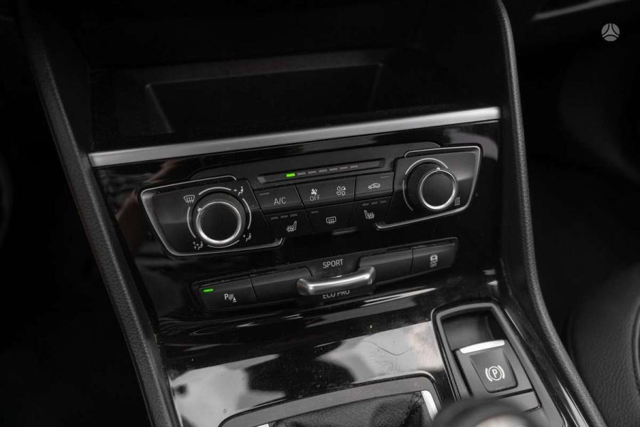 White BMW 218 Active Tourer 2016 in Vilnius, with an engine capacity of 2.00 L and mileage of 113 thousand km for 9999 €, photo 20 on AUTOMOTO.COM.LV