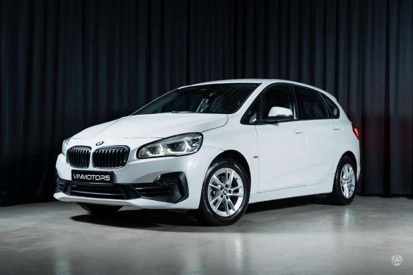 White BMW 218 Active Tourer 2018 in Vilnius, with an engine capacity of 1.50 L and mileage of 112 thousand km for 11500 €, photo 1 on AUTOMOTO.COM.LV