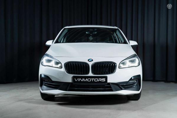 White BMW 218 Active Tourer 2018 in Vilnius, with an engine capacity of 1.50 L and mileage of 112 thousand km for 11500 €, photo 2 on AUTOMOTO.COM.LV