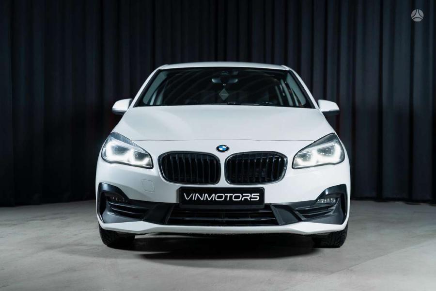 White BMW 218 Active Tourer 2018 in Vilnius, with an engine capacity of 1.50 L and mileage of 112 thousand km for 11500 €, photo 2 on AUTOMOTO.COM.LV