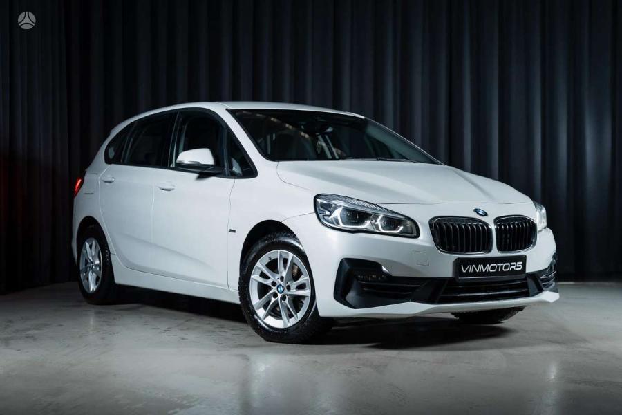 White BMW 218 Active Tourer 2018 in Vilnius, with an engine capacity of 1.50 L and mileage of 112 thousand km for 11500 €, photo 3 on AUTOMOTO.COM.LV