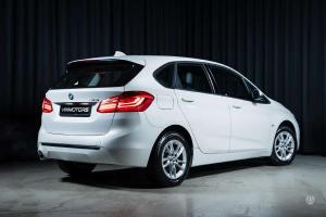 White BMW 218 Active Tourer 2018 in Vilnius, with an engine capacity of 1.50 L and mileage of 112 thousand km for 11500 €, photo 4 on AUTOMOTO.COM.LV